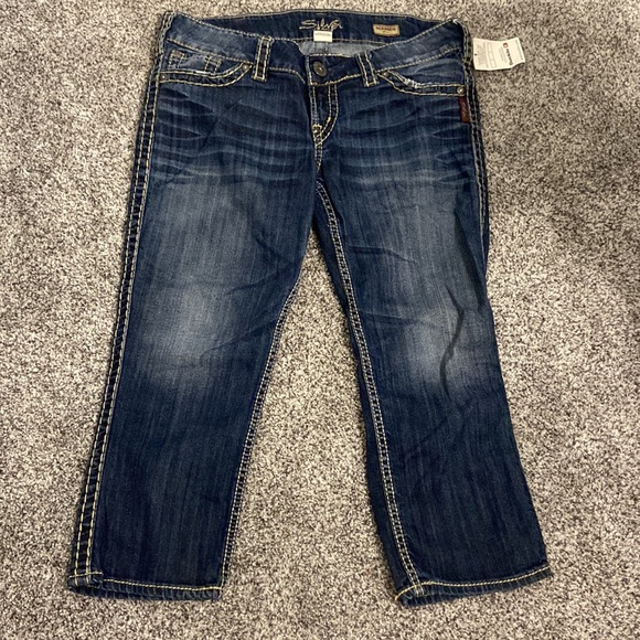 Silver Jeans | Jeans | Nwt Silver Jean Mckenzie Capris Dark Denim And ...